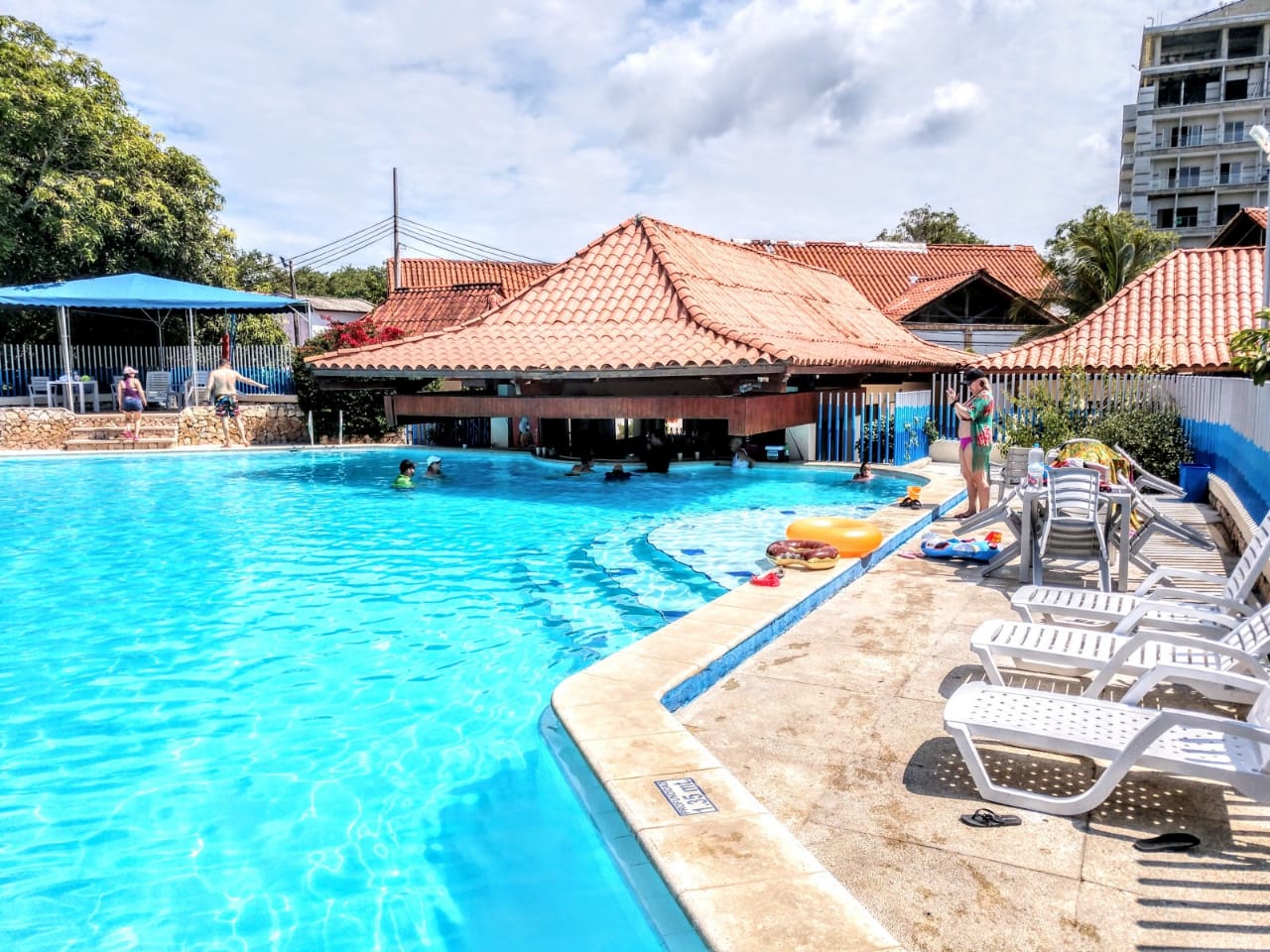 Alojamiento y servicios – Club los Almendros Coveñas